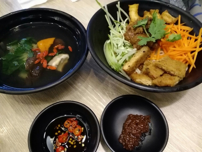 《Greendot 綠一點 (Jurong Westgate)》新加坡素食-餐點相片::素易食 FOOD.SUIIS::